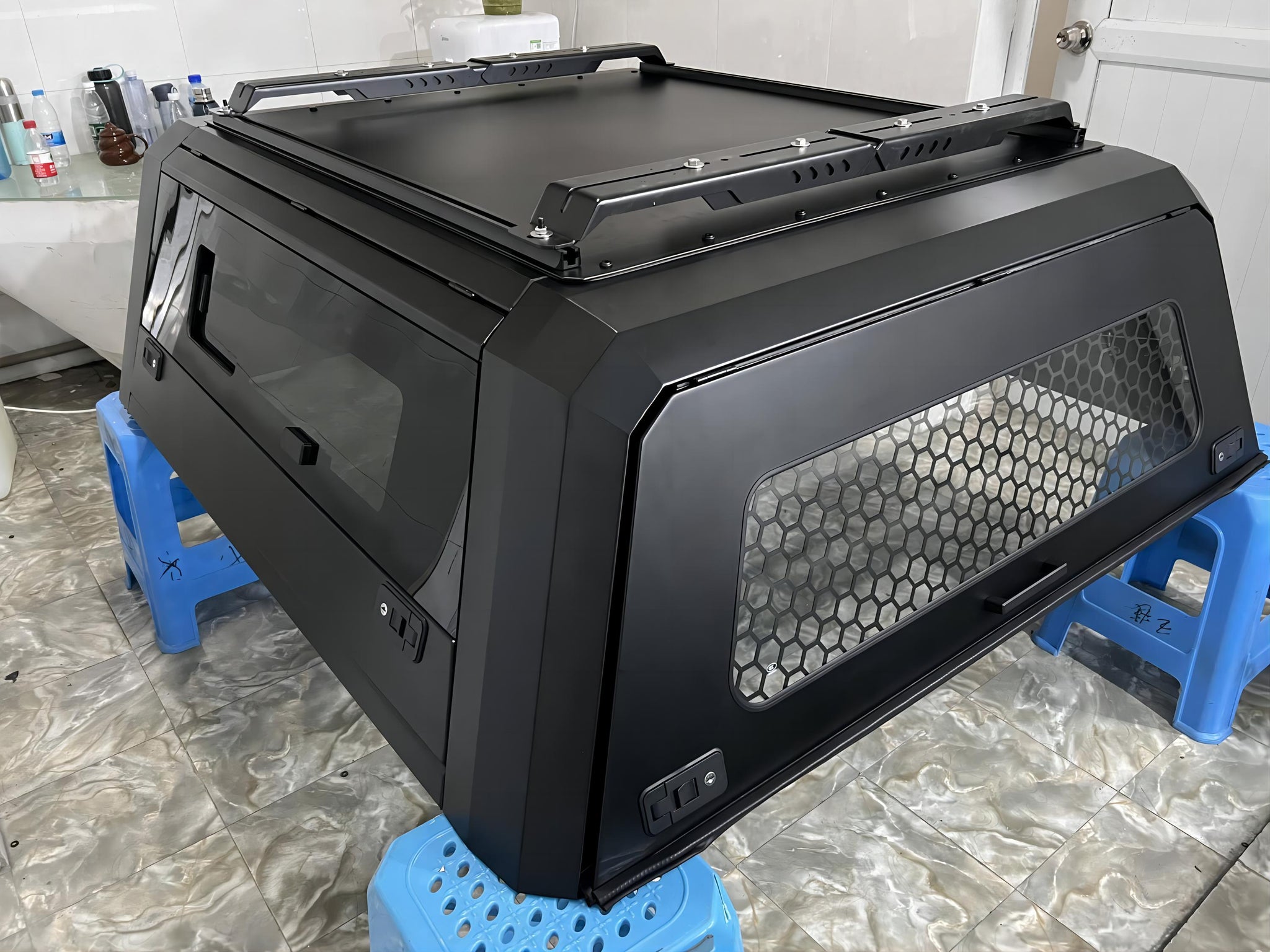 STAINLESS STEEL TRUCK CANOPY FOR TOYOTA HILUX 2024 With Dog Window – S3XY